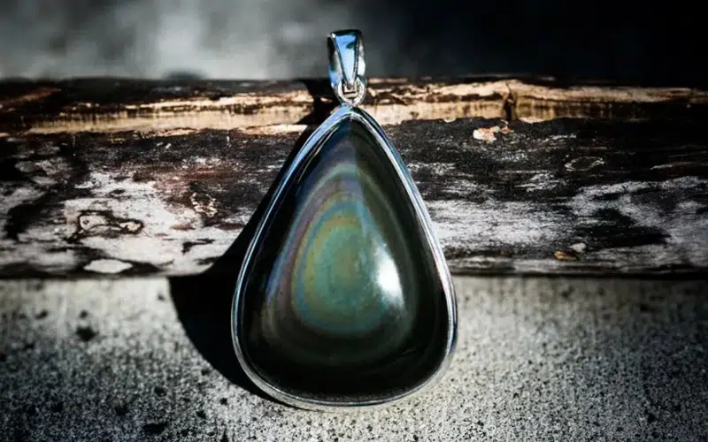 Obsidian: Nature’s Volcanic Glass Gemstone | IGI