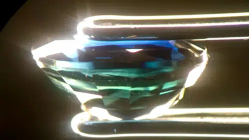 Identifying isotropic vs anisotropic gemstones - IGI